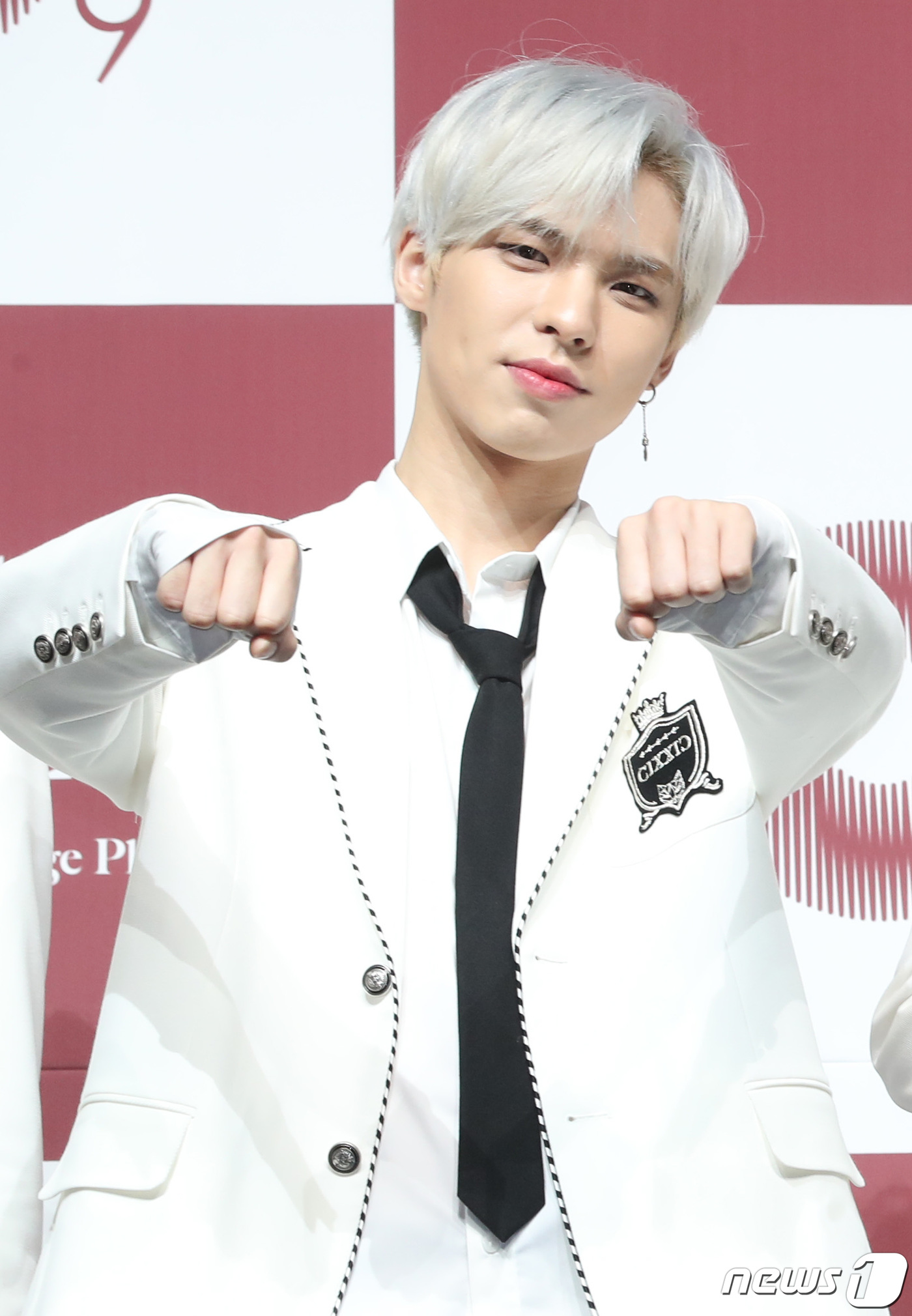 CIX BX, 빛나는 리더