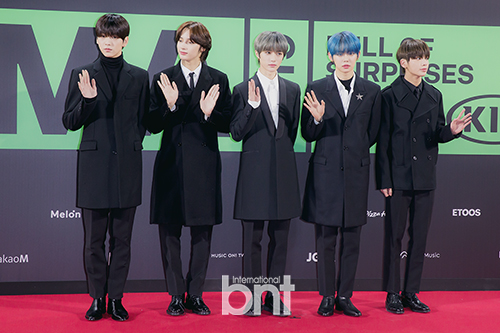 [bnt포토] txt '블랙코트로 통일'