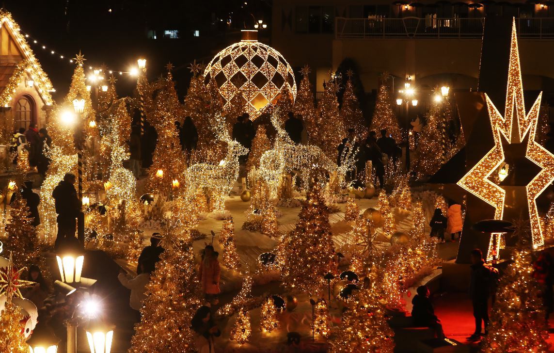 [Weekender] Holiday sparkles