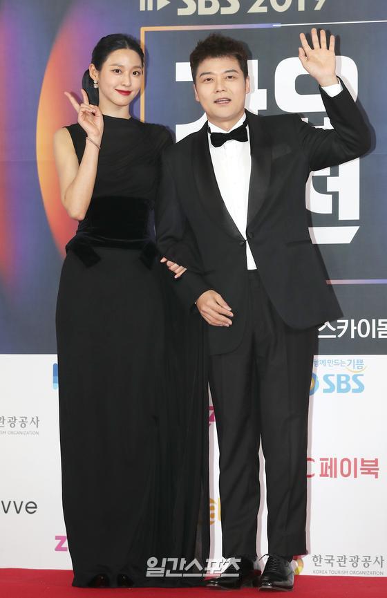 'SBS 가요대전' MC AOA 설현, "웬디 빠른 쾌유 기원"