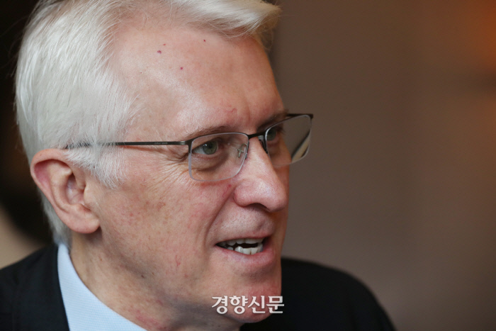 Australian political philosopher Tim Dunlop suggests 'UBI to Data ...