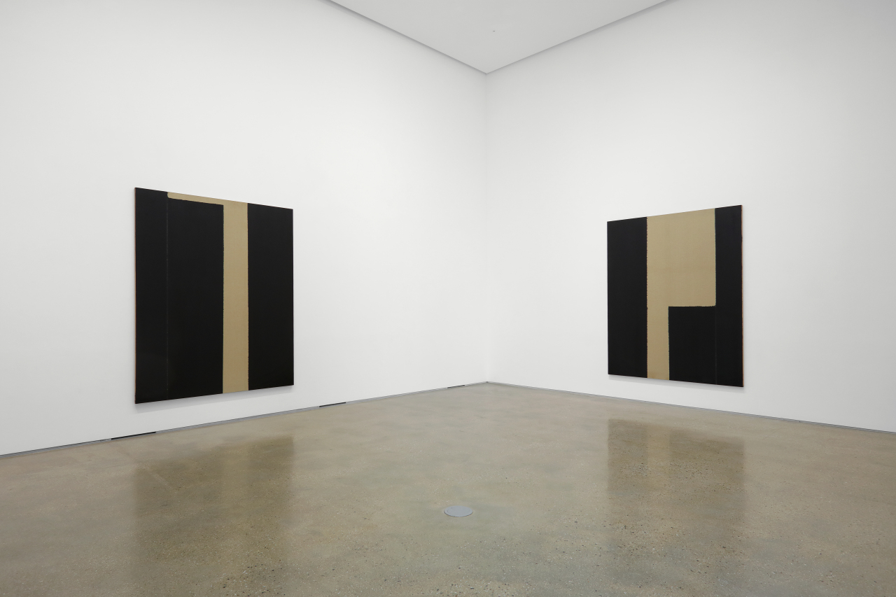 Dansaekhwa master Yun Hyong-keun's late works unveiled in Seoul