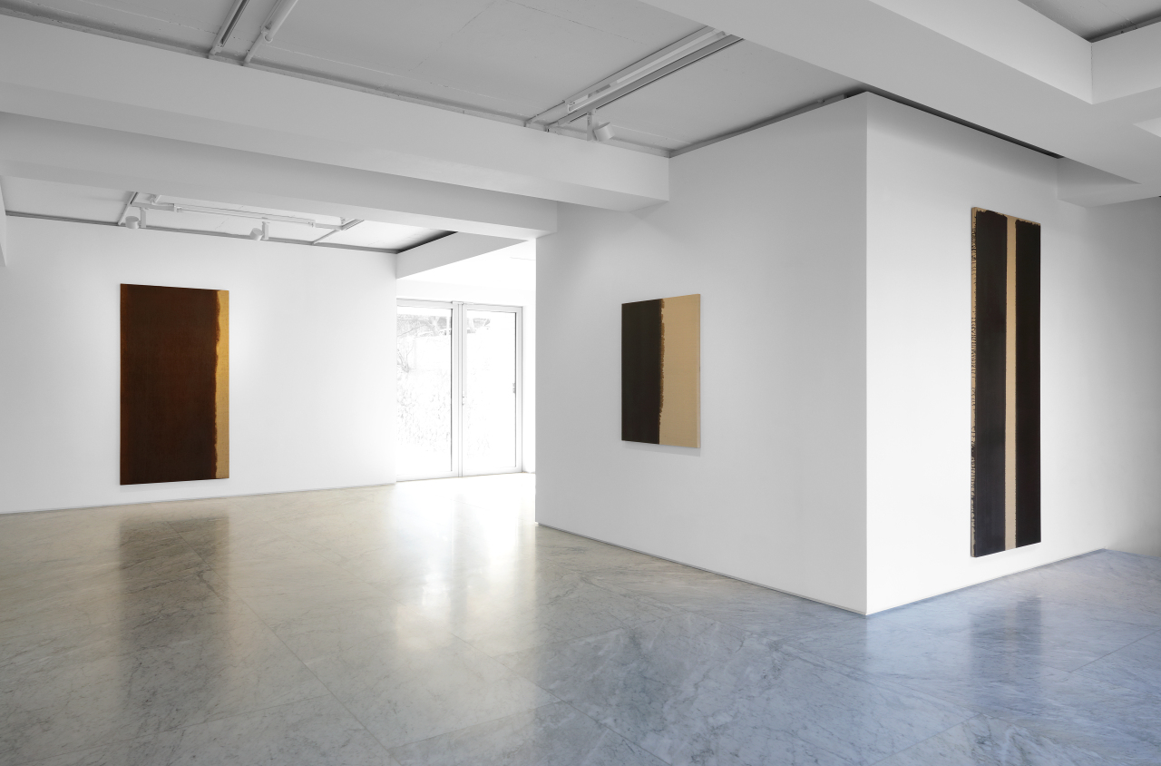 Dansaekhwa master Yun Hyong-keun's late works unveiled in Seoul