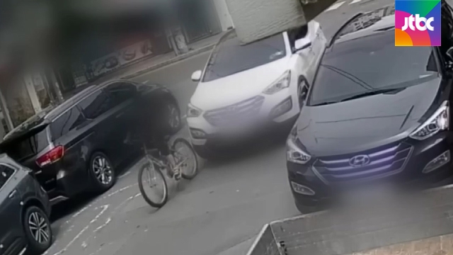 '내 딸 때렸지?' 초등생 친 'SUV 엄마'..고의성 논란