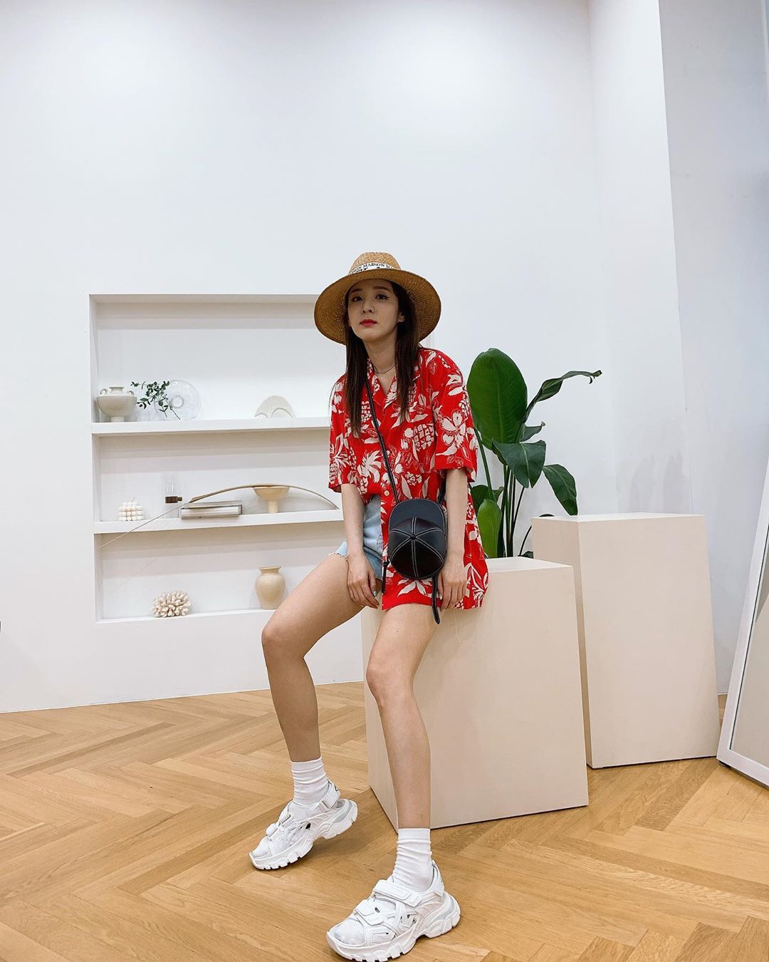 산다라박, 하와이안 셔츠로 멋낸 근황..무더위도 날리는 미모 [★해시태그]