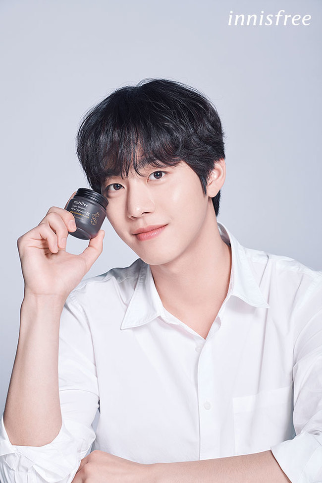 Ahn Hyo-seop , modeled for cosmetics, "clean and health y Image