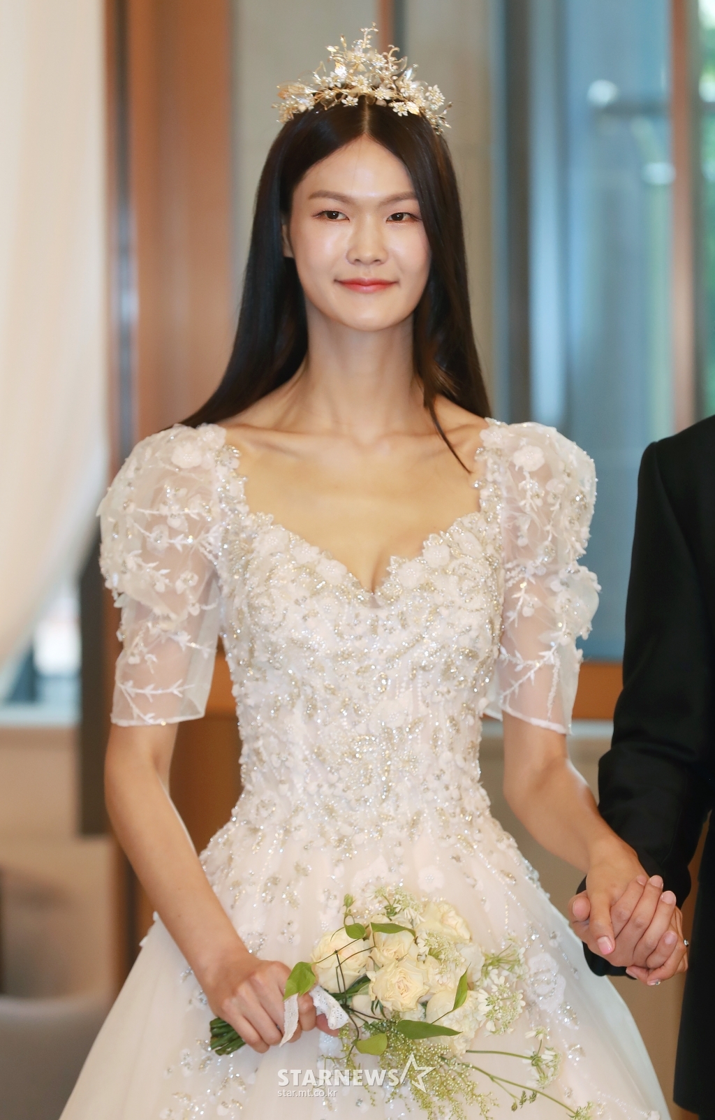 전수민 '웨딩드레스 너무 잘 어울리죠?'[★포토]