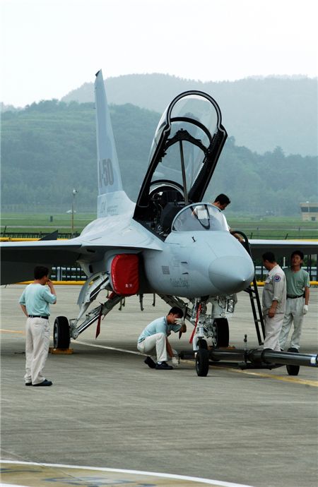 'TA-50 블록2' 20대 공군 훈련기로 구매