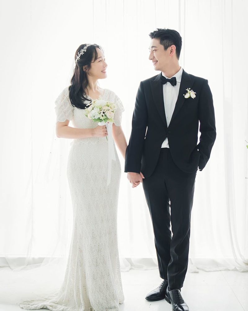 Uhm Ji-won X Yoon Park ' Postpartum care centers ' wedding photo spot ...