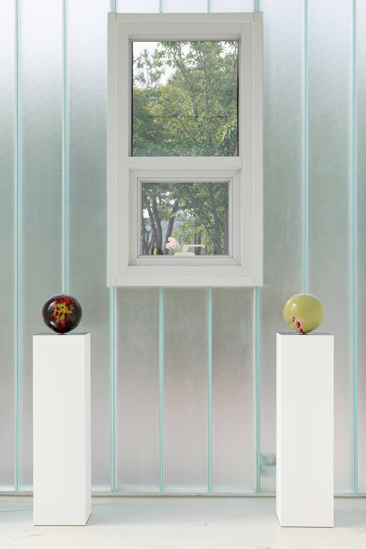 Lacquer artist Kim Deok-han finds self through repeated process