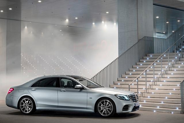 [리뷰] 기술을 머금은 프리미엄 플래그십 세단..'메르세데스-벤츠 S 560 e'