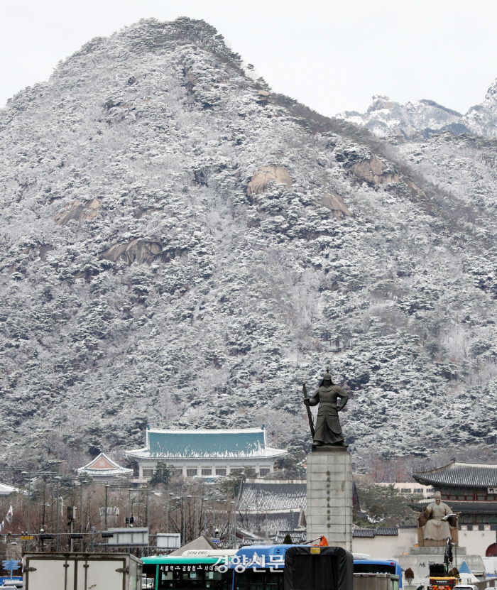눈 덮인 북악산 [포토뉴스]