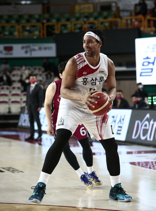 '3점 52%' NBA 출신 설린저의 효과로 4위 사수한 KGC