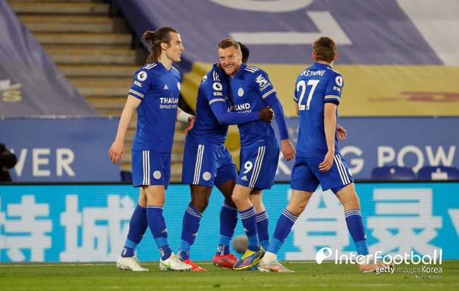 [EPL 리뷰] '이헤아나초 1골 1AS' 레스터, 팰리스에 2-1 역전승..3위 굳건