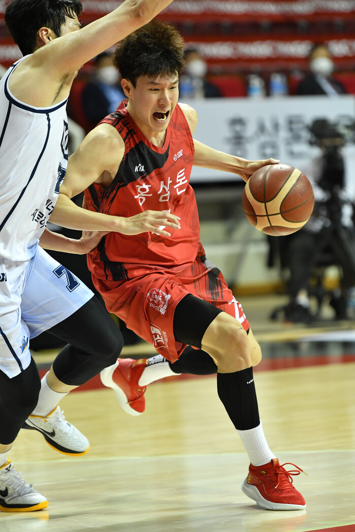 [BK 리뷰] '파죽의 9연승' KGC, KCC 제압하고 챔프전 우승까지 -1승