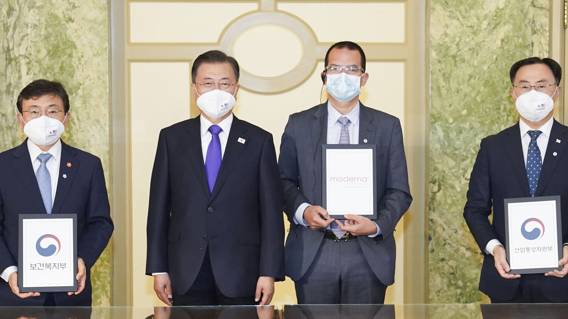 백신 파트너십으로 '윈윈'..한국, '글로벌 허브' 될까
