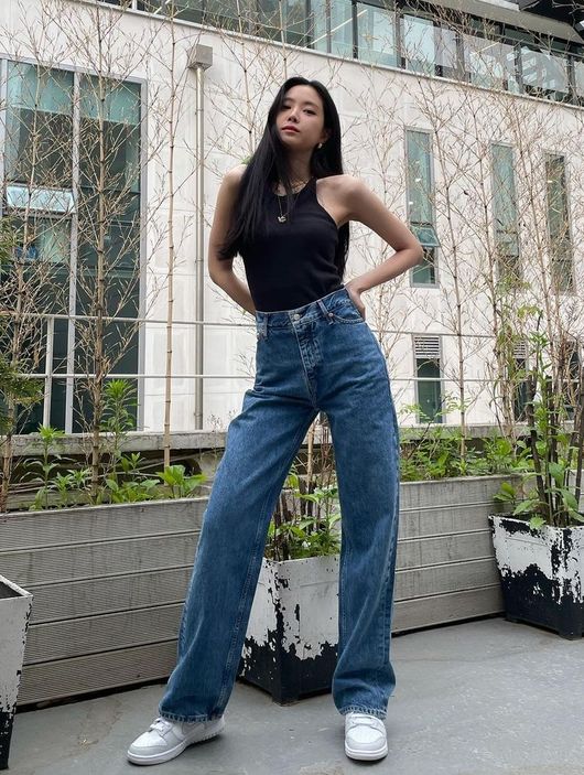 'YG 이적' 손나은, 168cm·45kg 비현실적 비율..워너비 몸매