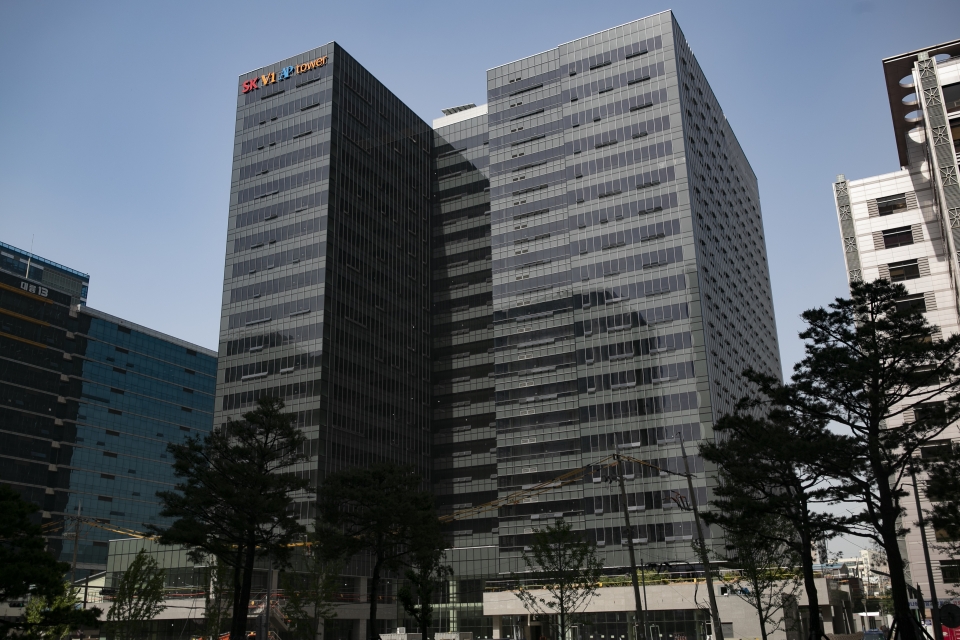 [거버넌스워치] 'SK V1 AP타워'에 얽힌 천재교육 대물림의 비밀..땅!