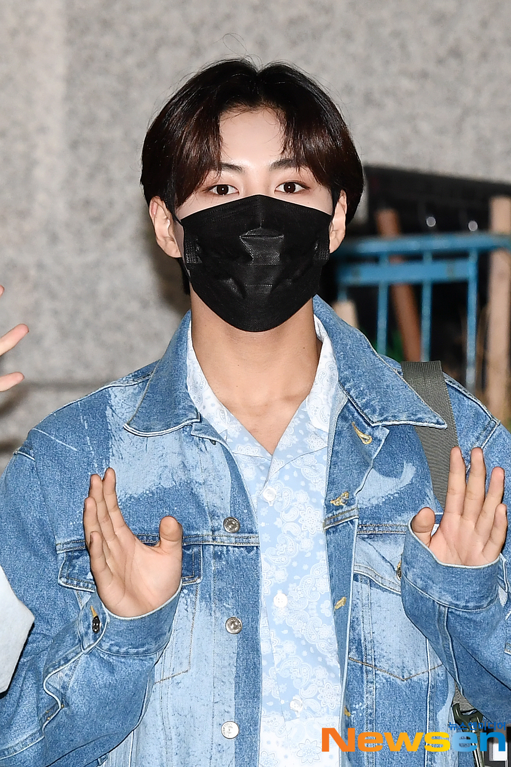 T1419 노아 '심쿵 눈맞춤'[포토엔HD]