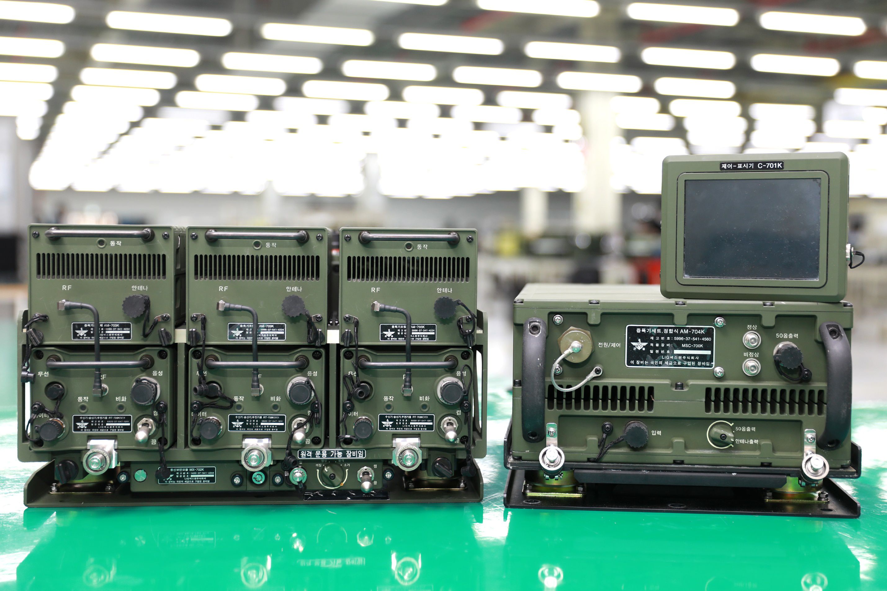 LIG넥스원, '차세대 군용 무전기' TMMR 2차 납품 완료