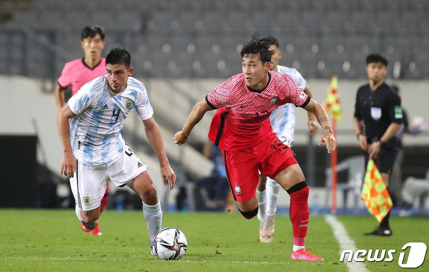 돌파하는 송민규