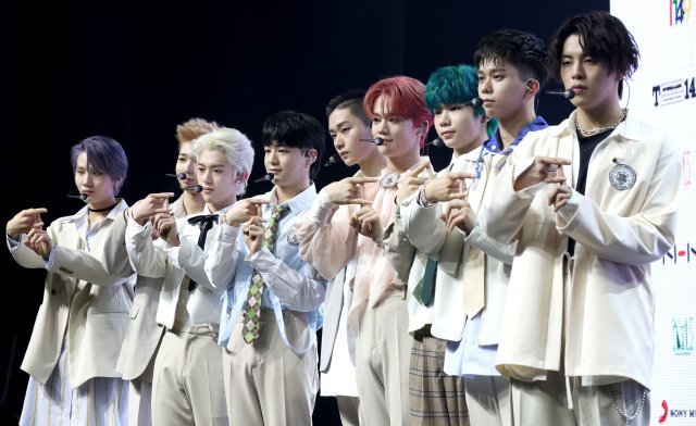 Idol in my pocket [99도: Idols, Made in Korea ③]