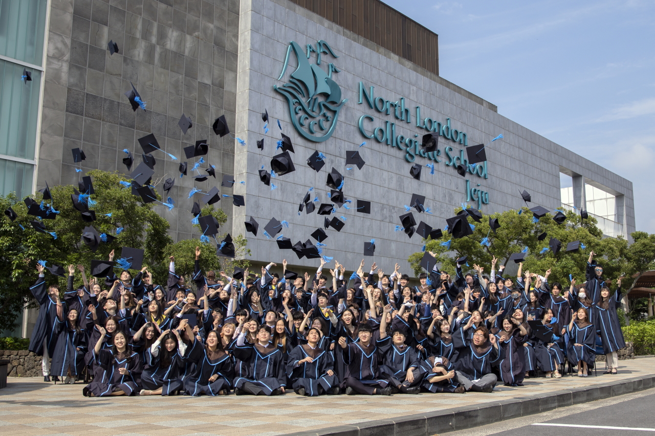 NLCS Jeju students excel in IB Diploma exam again