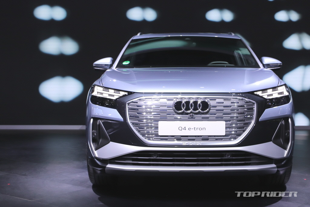 아우디 Q4 e-트론 6천만원 이하로 국내 출시, 제네시스 GV60 정조준