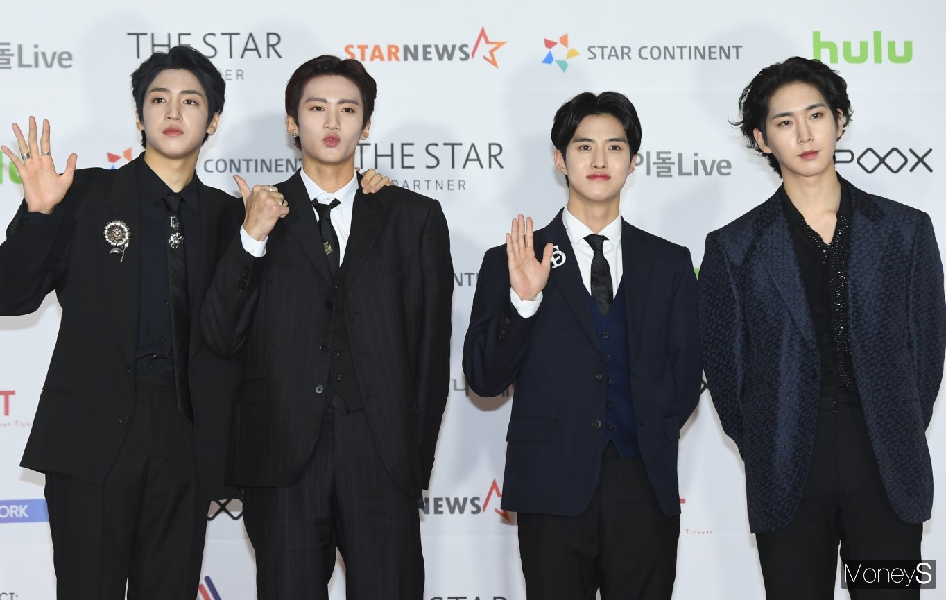 [머니S포토] 펜타곤 '매력적인 미소'(2021 AAA)