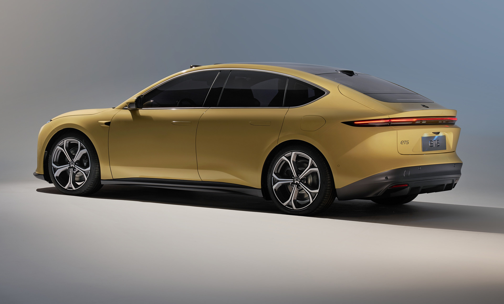 중국판 테슬라 니오, 1회 충전 1000km 전기차 ET5 공개..'주목' | 데일리카