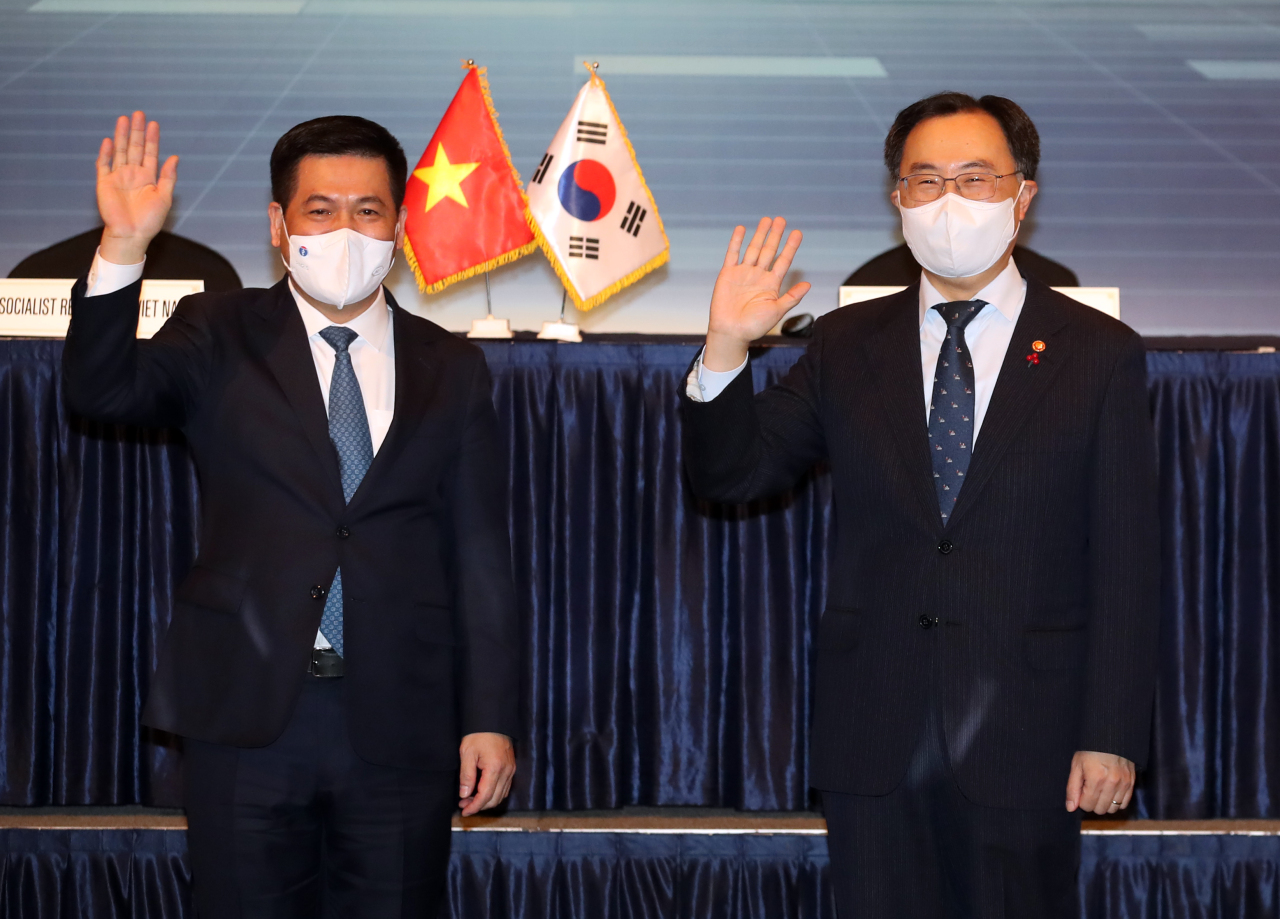 Korea, Vietnam agree to enhance ties on trade, development projects