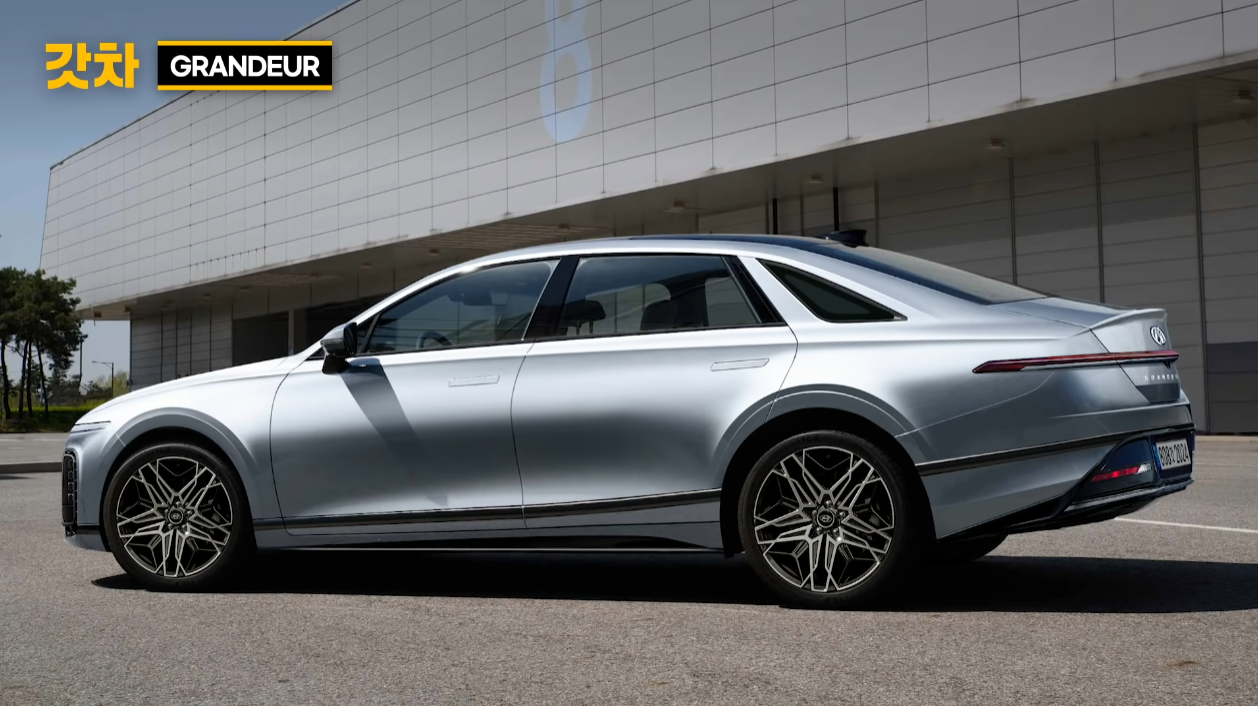 '매직루프' 7세대 그랜저 GN7 이런 모습? | 더드라이브