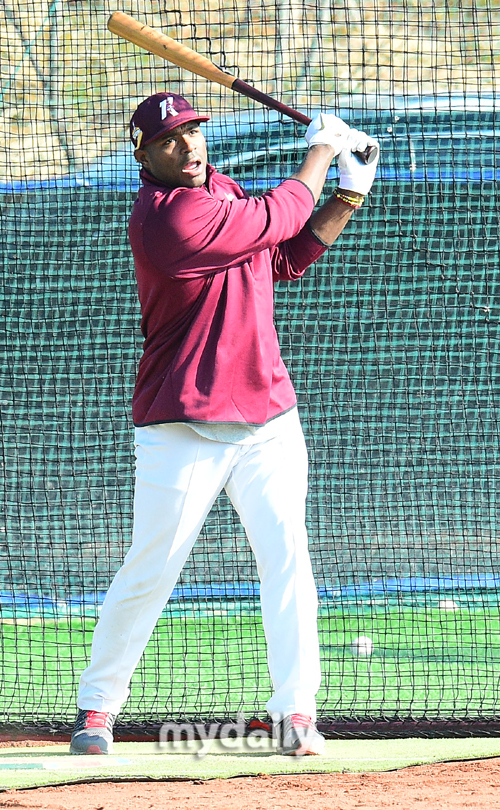 고수는 고수를 알아본다..ML 1652G 타자, ML 132홈런타자 'KBO 성공 예감'