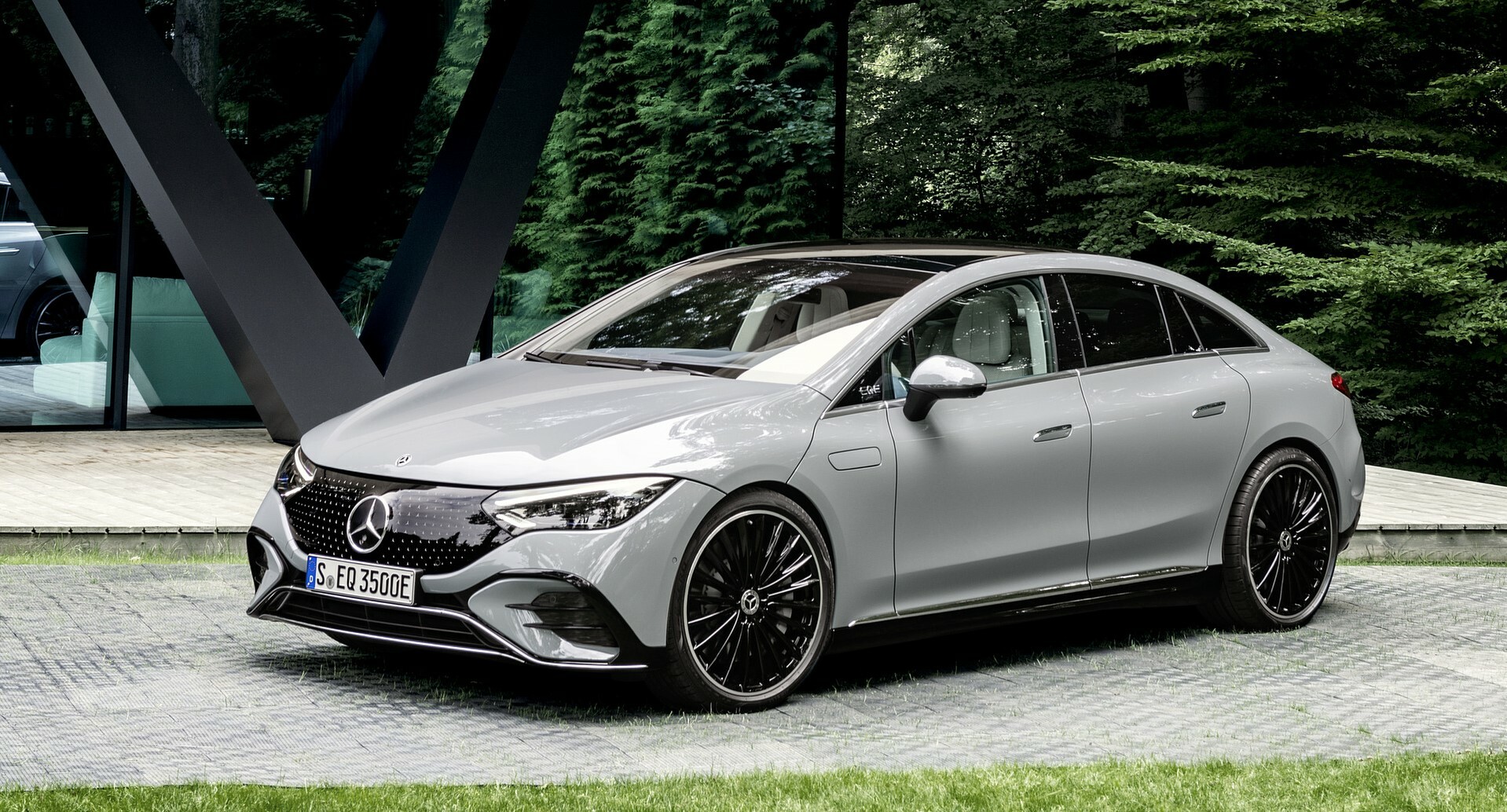 세단에 이어 SUV도 전기차!..벤츠 2023년 EQE SUV 출시 계획 | 데일리카