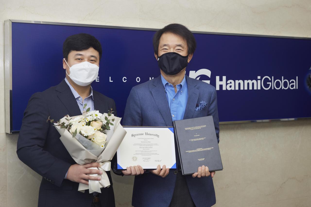 NK defector gets US doctorate under Hanmi Global chief's support