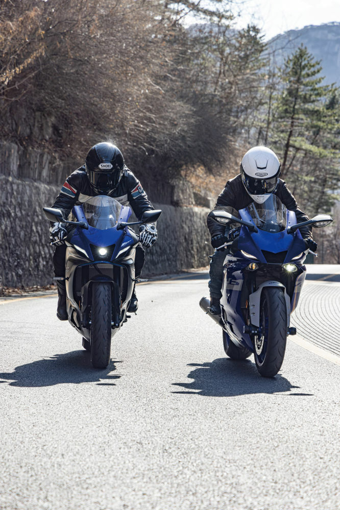 클래스의 계승자 혹은 반역자. 야마하 YZF-R7 VS YZF-R6 | 모터바이크