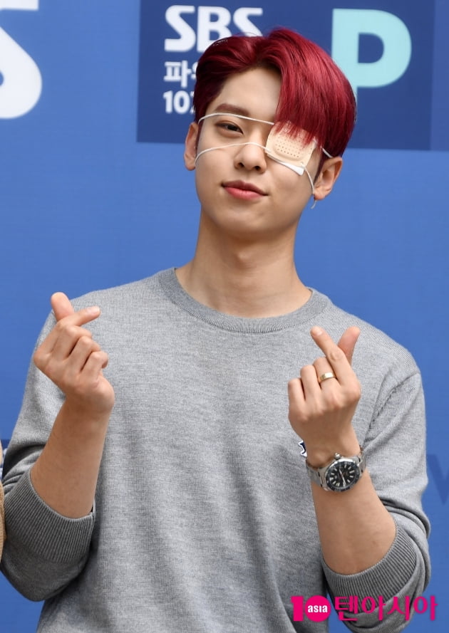 [ten 포토] Ab6ix 김동현 안대투혼
