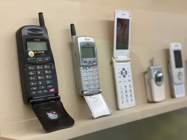 추억 돋는 '011·017' 이제 영원히 안녕..SKT, 2G 완전 종료 [영상]