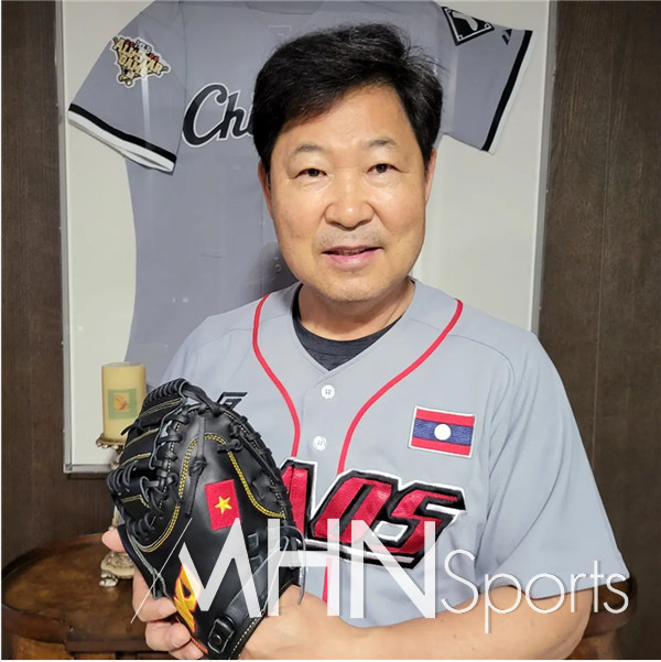 '동남아 야구 선교' 이만수 감독, '기부 물품에 진정한 감사'