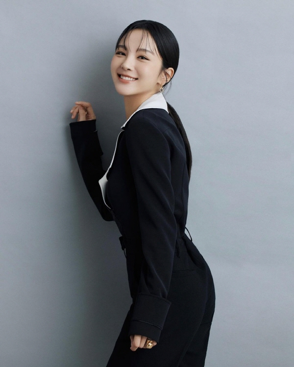 송소희, 새 프로필 공개..한복→여신 드레스 '완벽 소화'