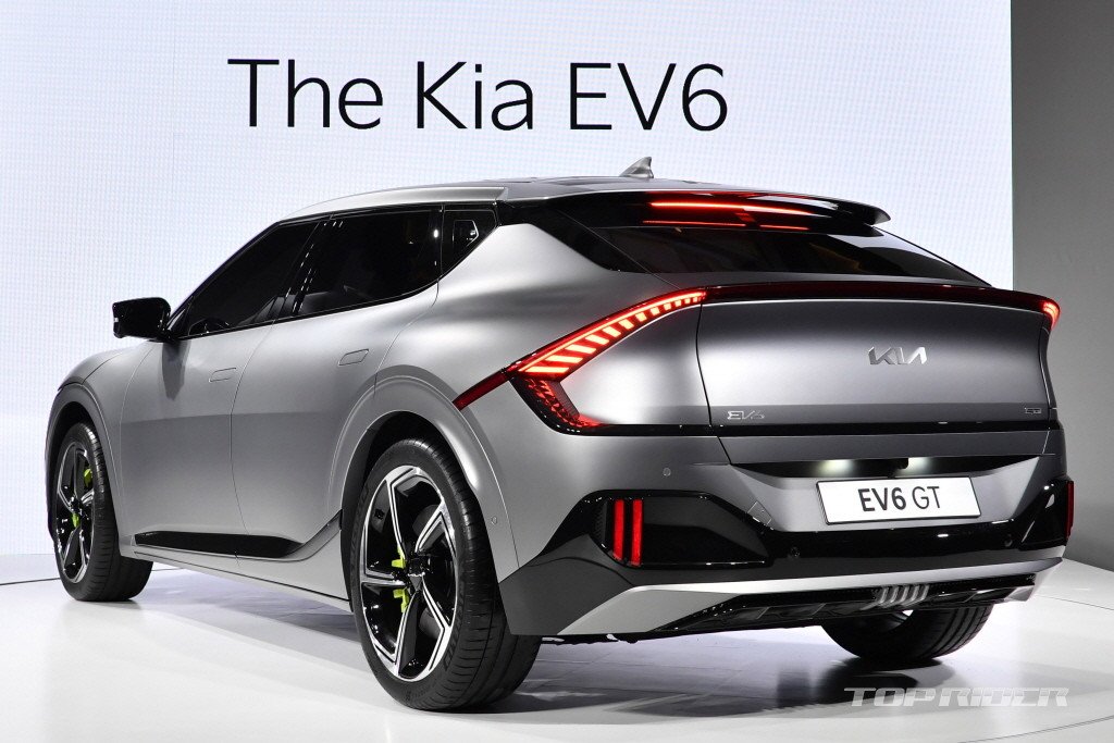 기아 EV6 GT 보조금 310만원 확정, 주행거리 최대 342km | 탑라이더