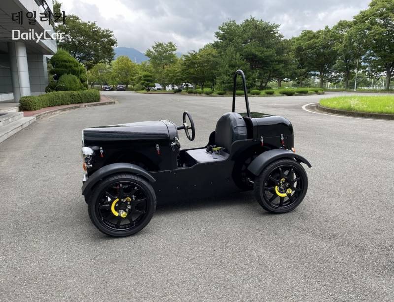 사륜형 이륜차 'Newtro-M', 내년 양산 계획..사용 목적은? | 데일리카