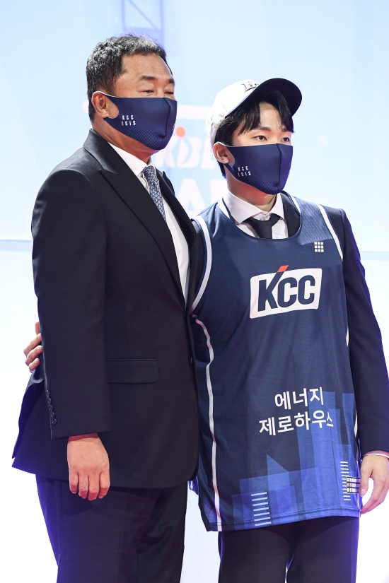 성균관대 송동훈, 전체 4순위로 KCC 간다 [KBL 드래프트]
