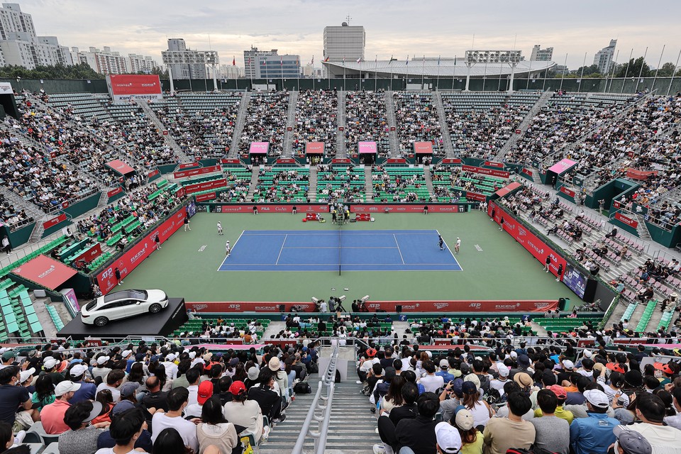 모두가 놀란 테니스 열풍..'170cm 최단신' 니시오카, 코리아오픈 우승