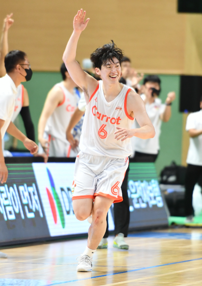 김승기가 찍은 이정현 농구 시작할 때처럼 기초부터 배웠어요