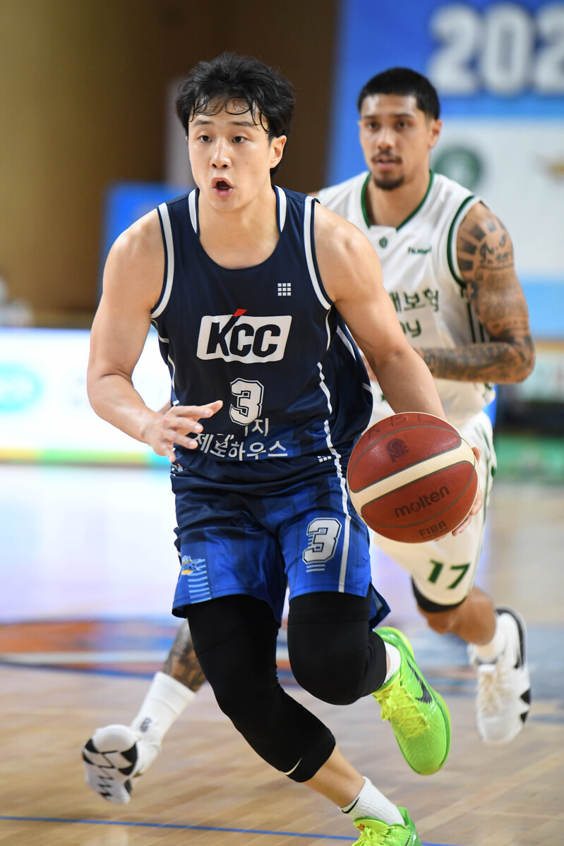 [KBL 컵대회] 허웅의 KCC 데뷔전, 1쿼터 9점+2쿼터 이후 2점