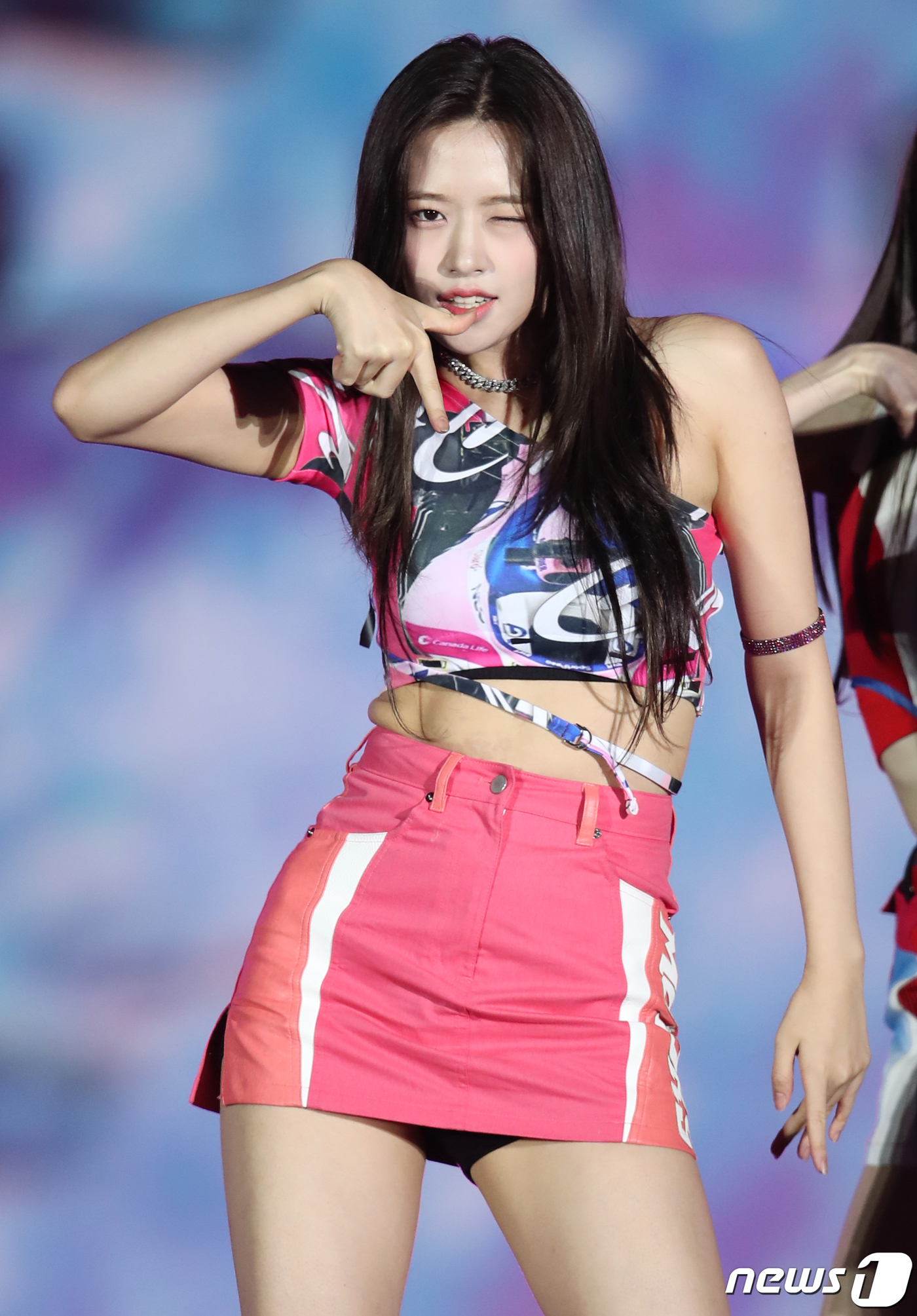 안유진, 심쿵 윙크