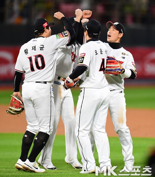 kt, WC 1차전서 KIA 잡고 준PO 진출..원 모어 매직! [WC]