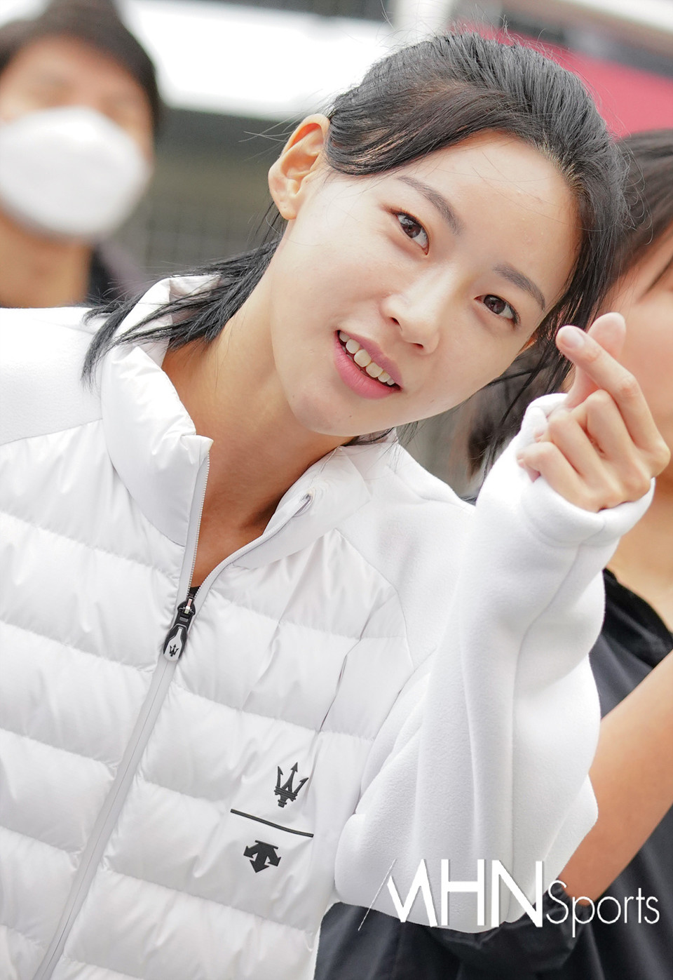 [MHN픽톡] 육상 트랙이 런웨이? '천상계 미녀' 김민지 "성적·인기 다잡을래요"