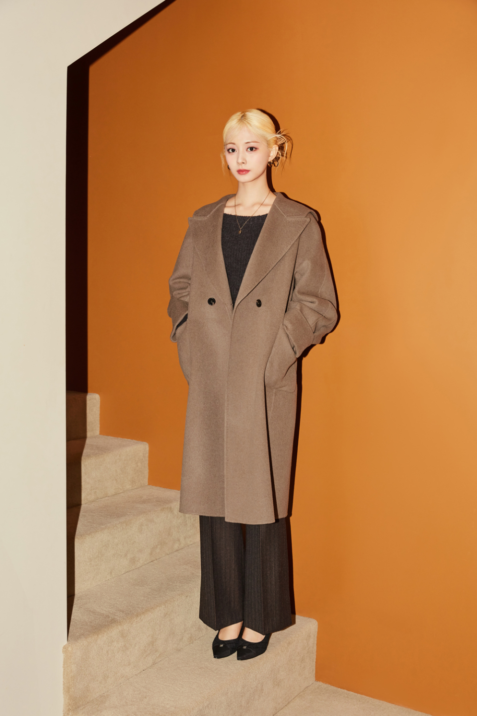 주크(ZOOC), 뮤즈 쯔위와 함께 22 겨울 컬렉션 화보 공개